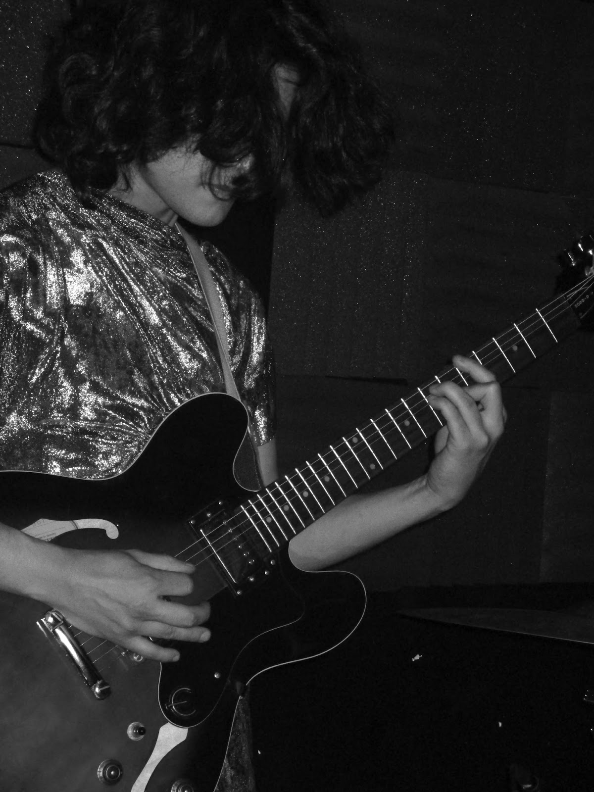 Jesse's Blog: ¡Aparato! and Miss Jupiter @ The Continental Room
