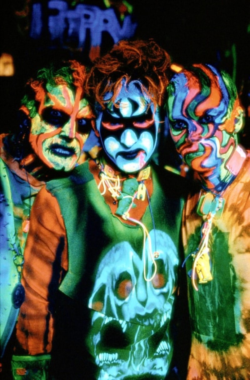 1995 Batman.com : Behind the Scenes: The Neon Gang