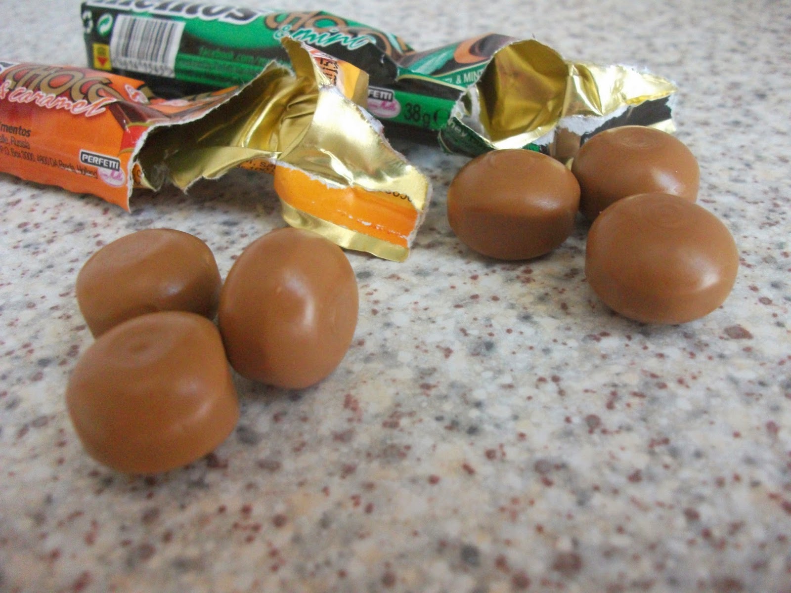 Mentos Choco & Mint and Choco & Caramel Toffees Review (Asda)