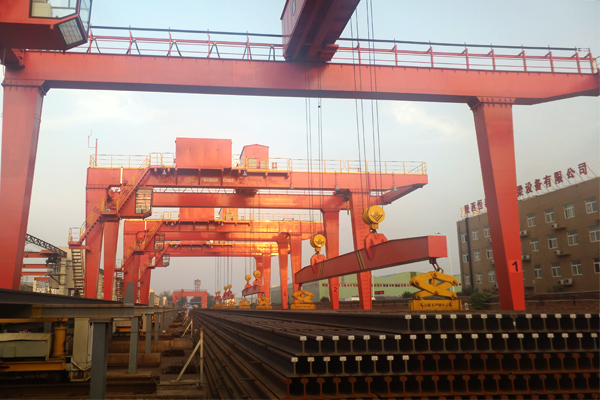 Weihua Cranes: RMG Crane for Steel Track Handling - Weihua Crane