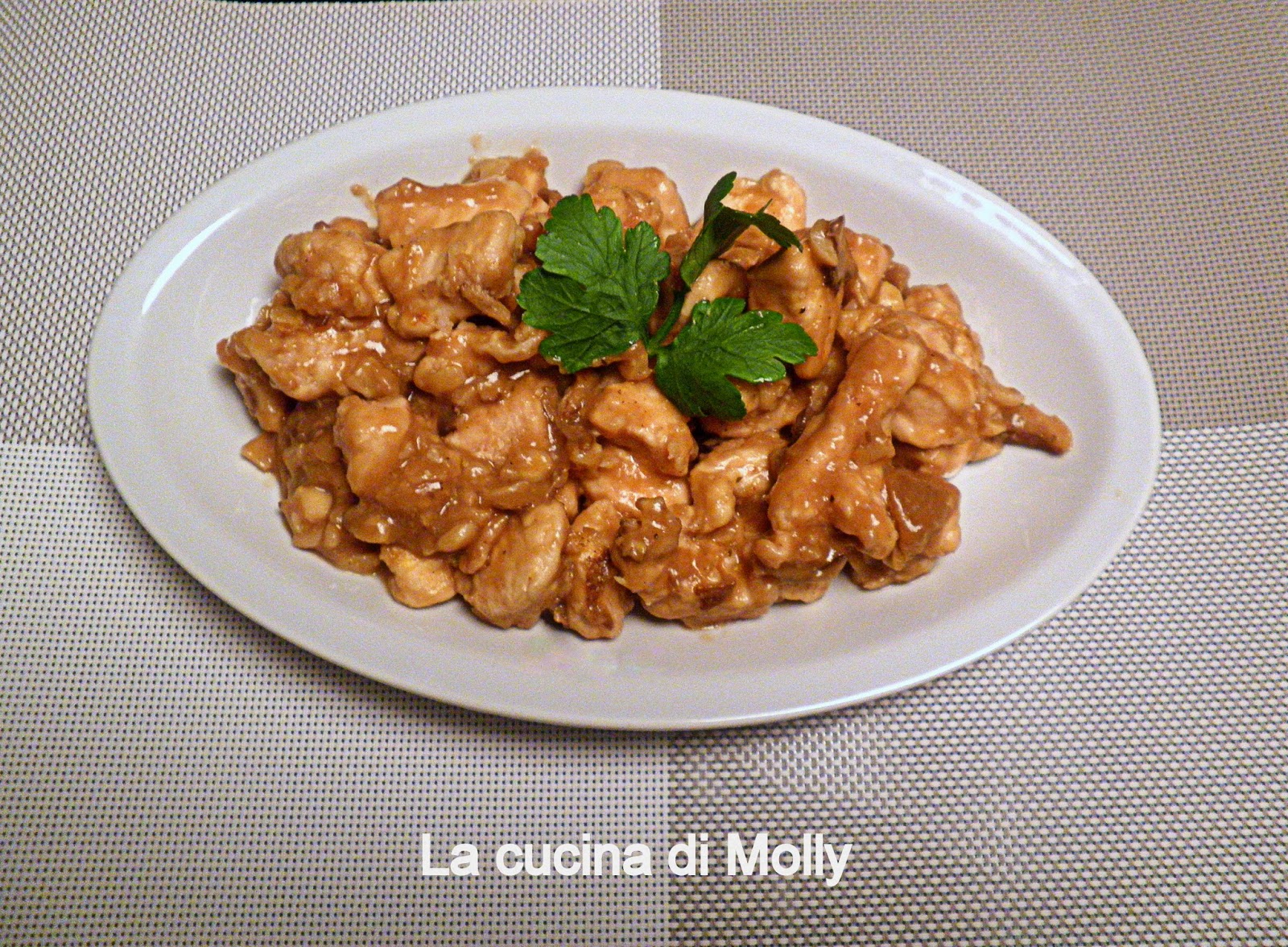 La cucina di Molly: CUBETTI DI POLLO ALLO SHERRY