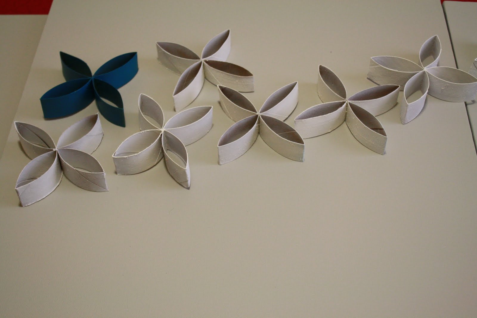 the Hott Spott: DIY Toilet Paper Art