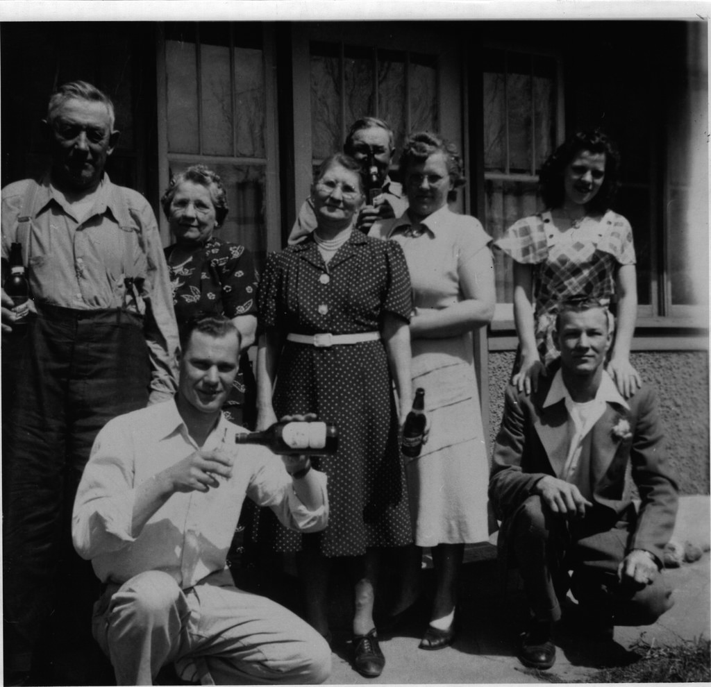 Interesting Vintage Snapshots Capture People Posing With Beer In The