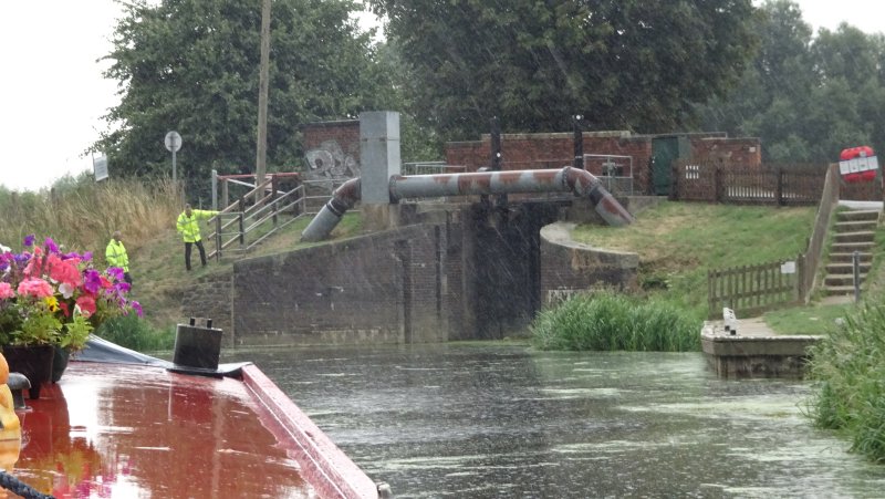 Travelling the Canals of England: Boating below sea level!