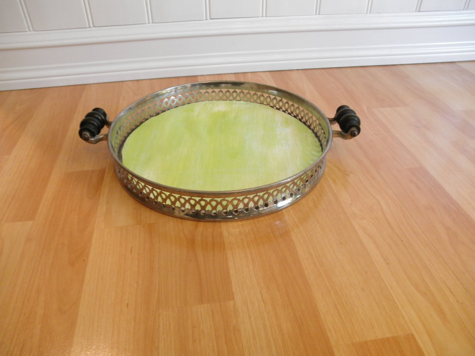 It's a Wonderful DIY: Tray Insert and Staging