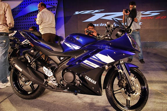 YAMAHA R15 v2.0 HD Pics ~ R15 MODIFICATIONS By Rahul Harwani