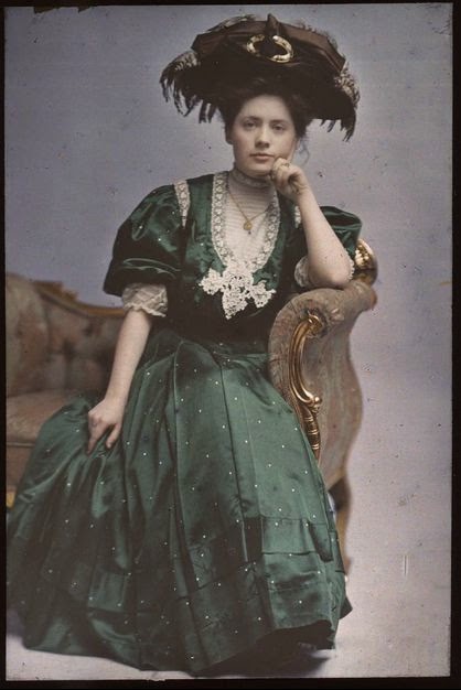 VINTAGE BLOG: Woman in Green Dress 1908