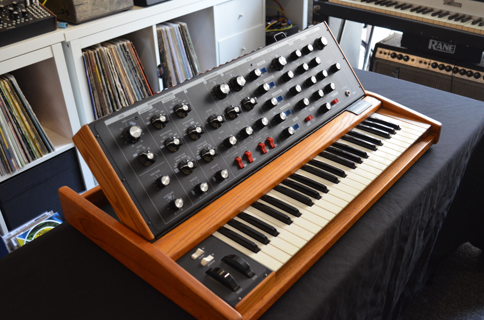 MATRIXSYNTH: Moog Minimoog Voyager Old School Keyboard Synthesizer SN ...