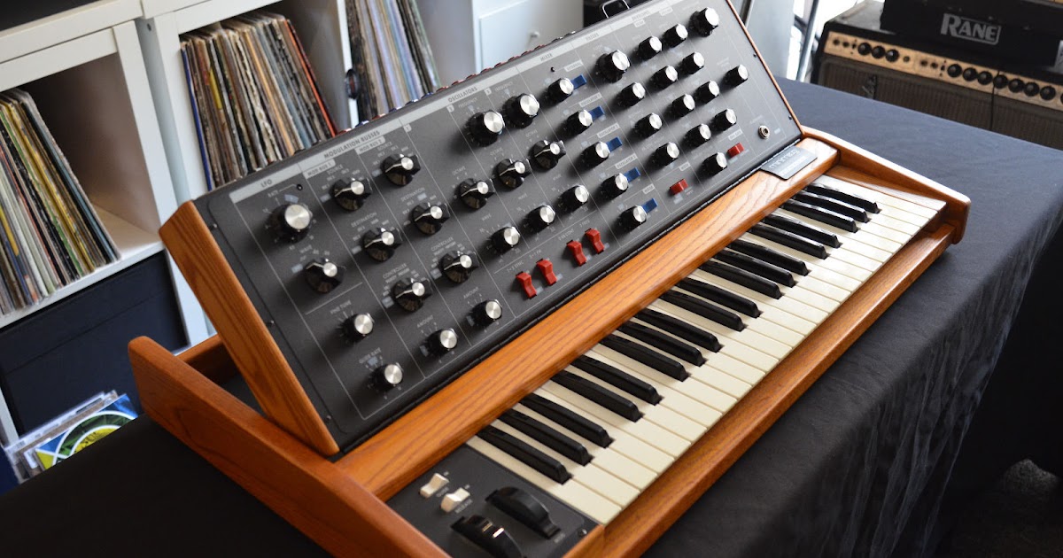 MATRIXSYNTH: Moog Minimoog Voyager Old School Keyboard Synthesizer SN ...