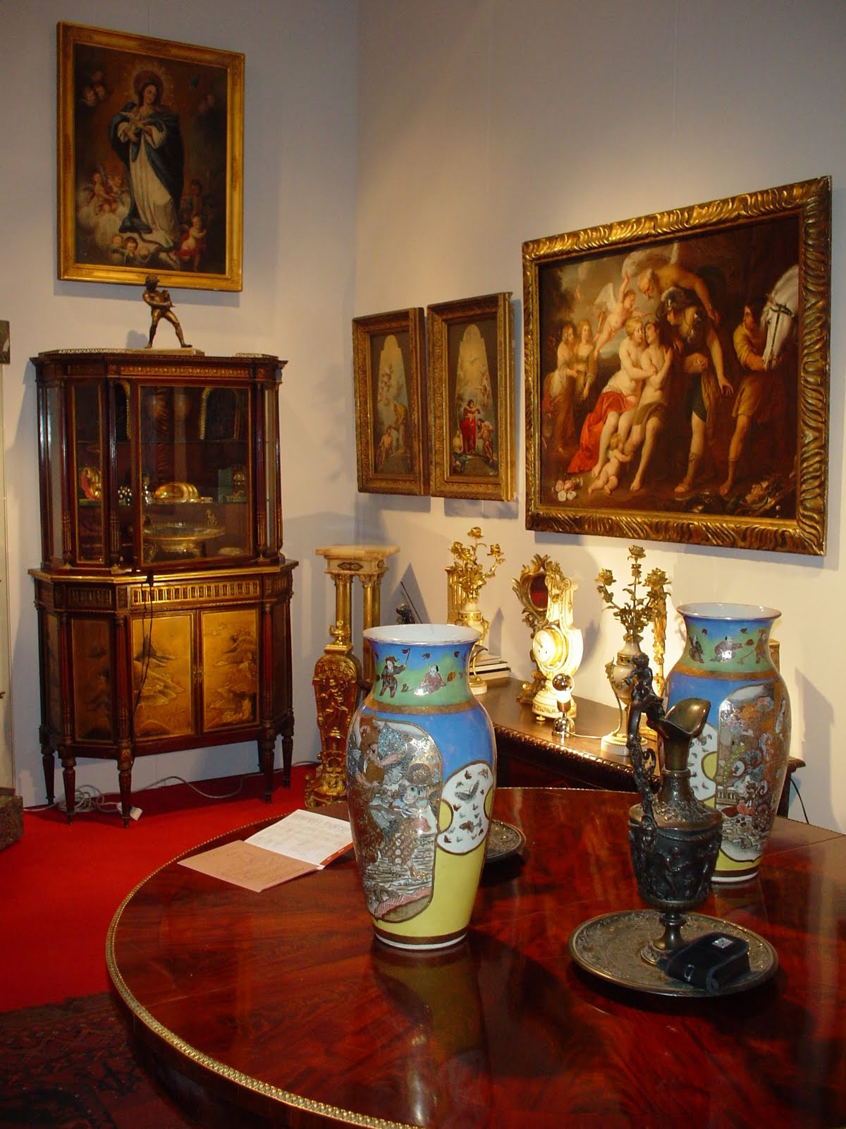 NURIA PALACIOS ANTIGÜEDADES
