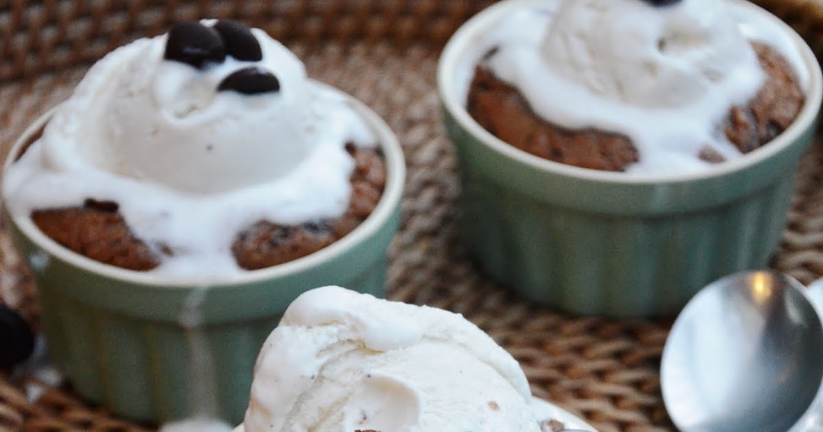 carlyklock: Gooey Deep Dish Chocolate Chip Cookies