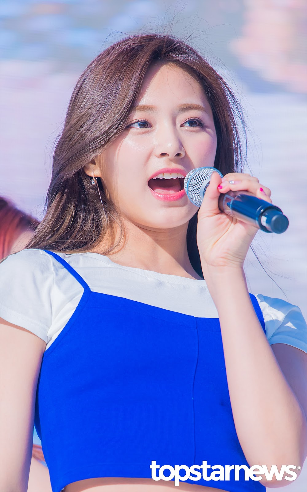 Joe's Twice Photo Blog: 170514 Pocari sweat Blue run. TWICE performance ...