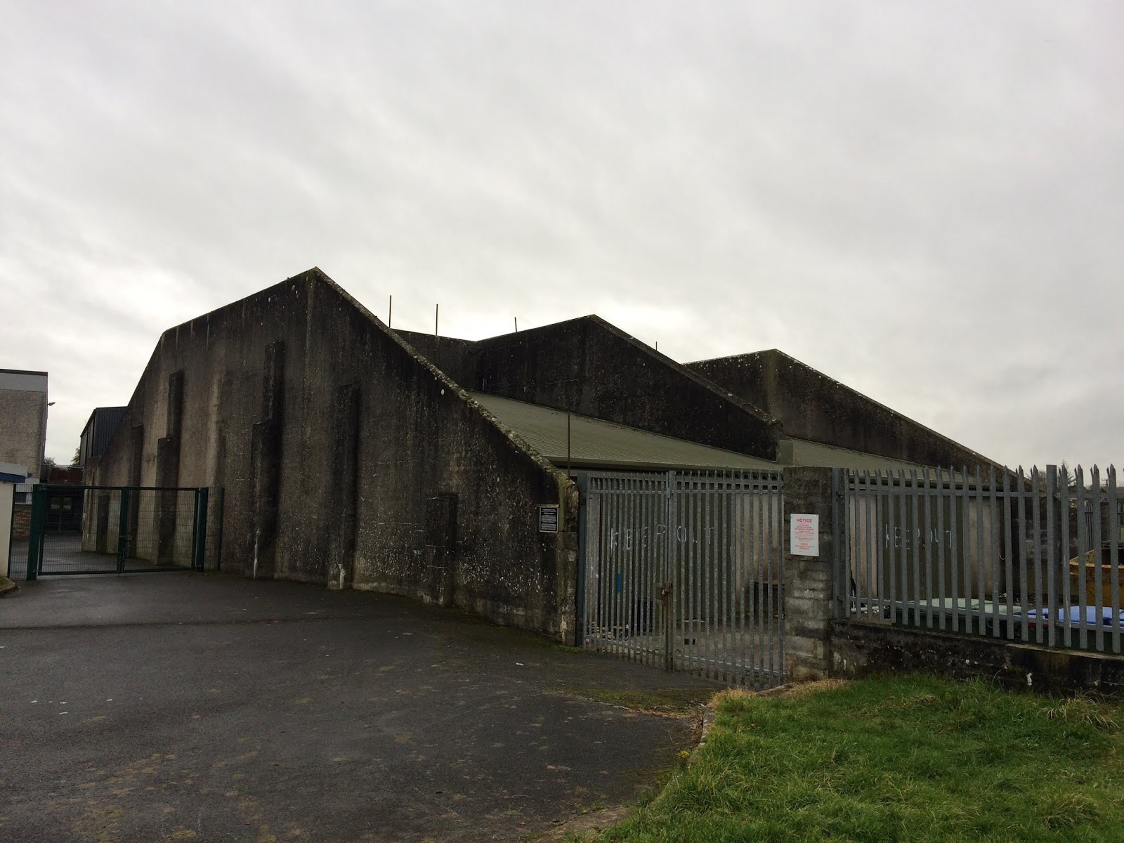 Irish Handball Alley: St. Flannan's College, Ennis, Co.Clare
