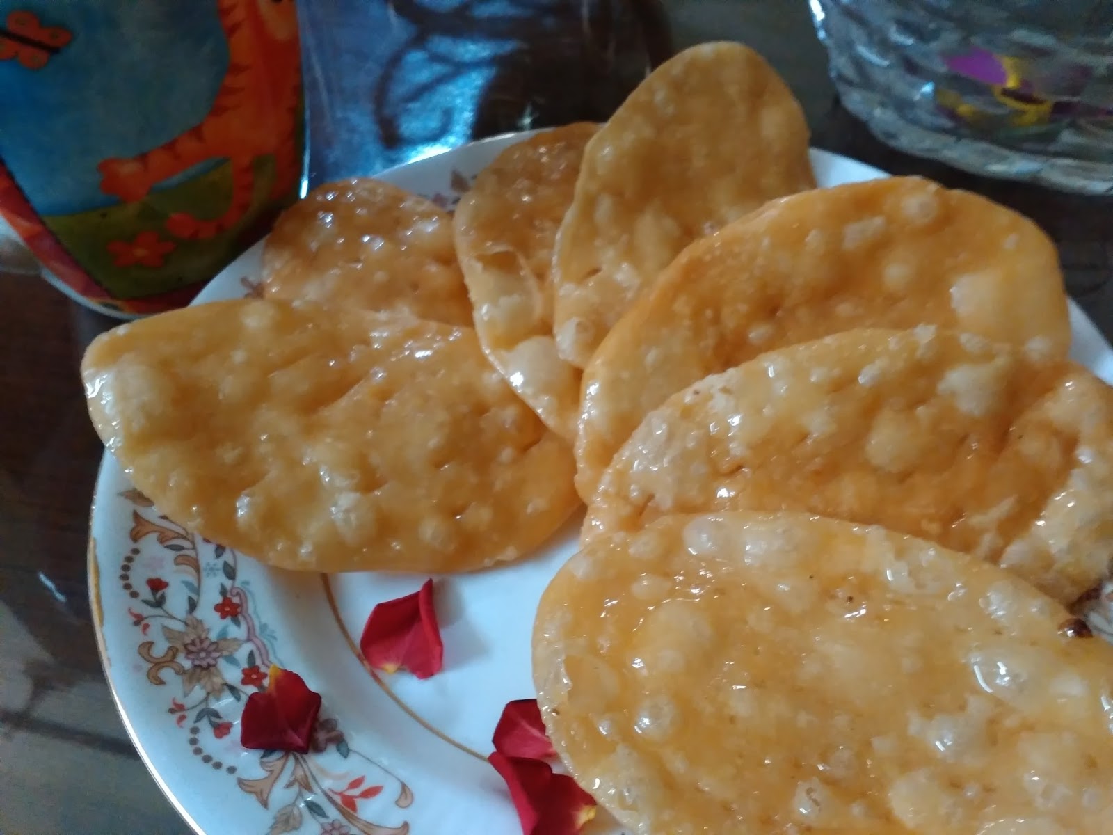 Ghar Ka Khana: Sweet mathri,(JIBE GOJA)