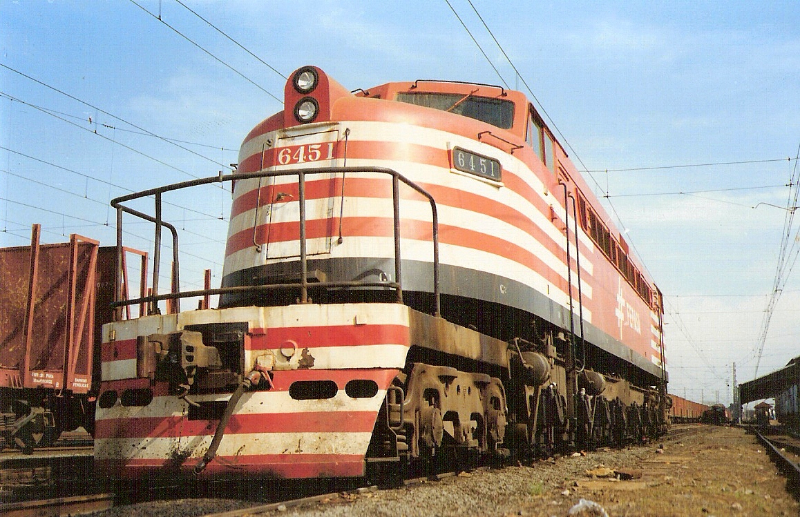 TrainWatchersJournal: How Do You Say "Little Joe" in Portuguese