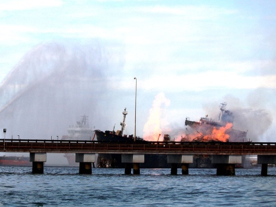 akusijebat: Kapal tangki Bunga Alpinia terbakar di Labuan (gambar)