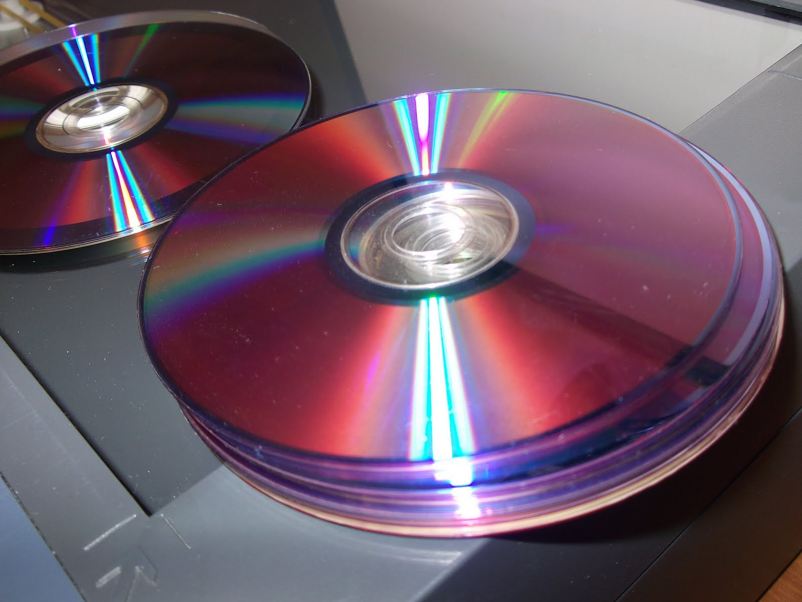 Il ripostiglio: Work in progress: riciclo di vecchi cd