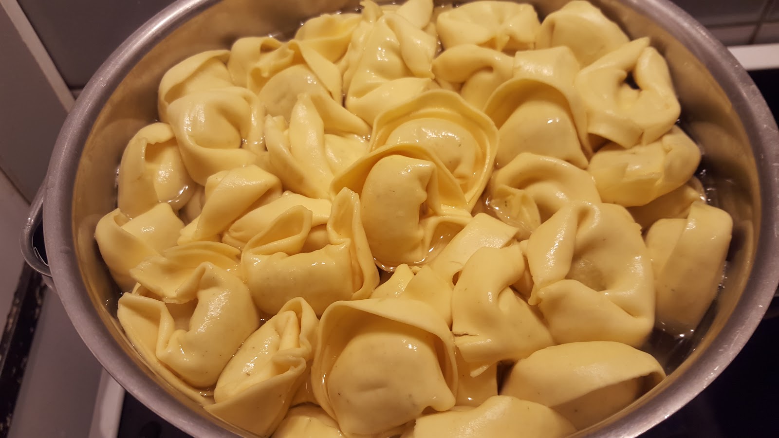 Mamupala: Juustokastike pastalle