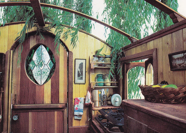 Moon to Moon: Rolling Homes: Handmade houses on Wheels Pt.1