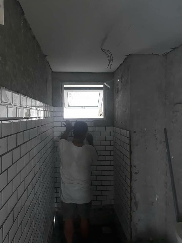 SPECIALIST MENGECAT / PLASTER SILING / RENOVATION