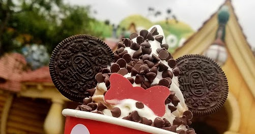 Sasaki Time: Snacking In The Parks: Mickey Mouse Sundae from Clarabelle ...