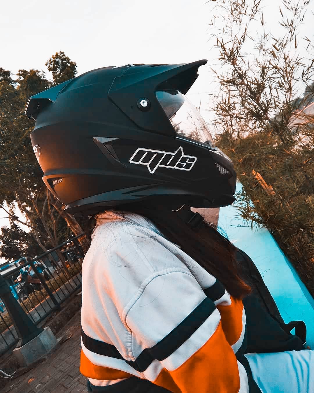 Spesifikasi dan Harga Helm MDS Super Pro (Supermoto) Terbaru