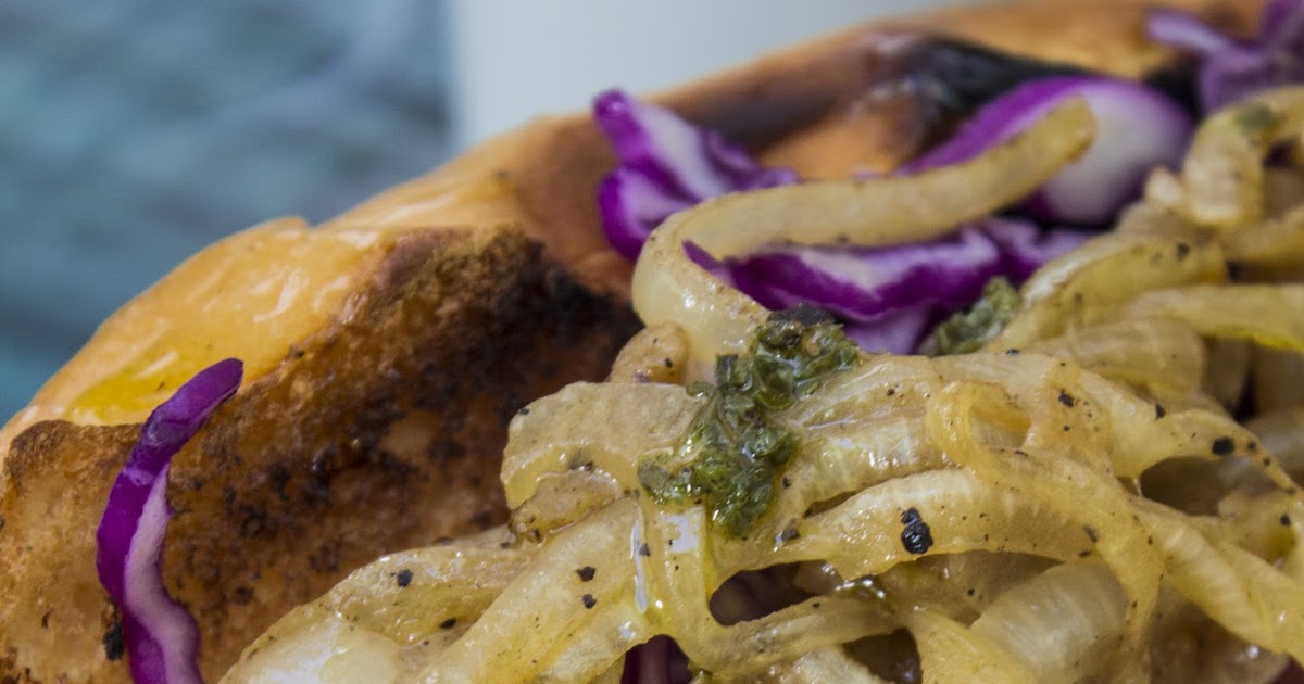 Hot Dogs con repollo morado - Pretty Perfect Magazine