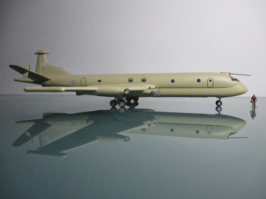 1/144 airbattle: 1/144 Hawker Siddeley Nimrod MR2 - by Corgi