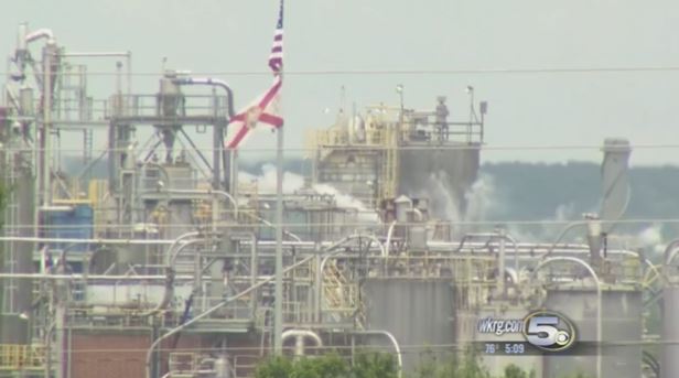 MEC&F Expert Engineers : Nitrous Oxide tanks in the loading bay seem to ...