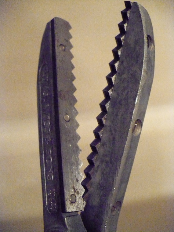 Antique Pickers: J. Wiss & Sons Pinking Shears