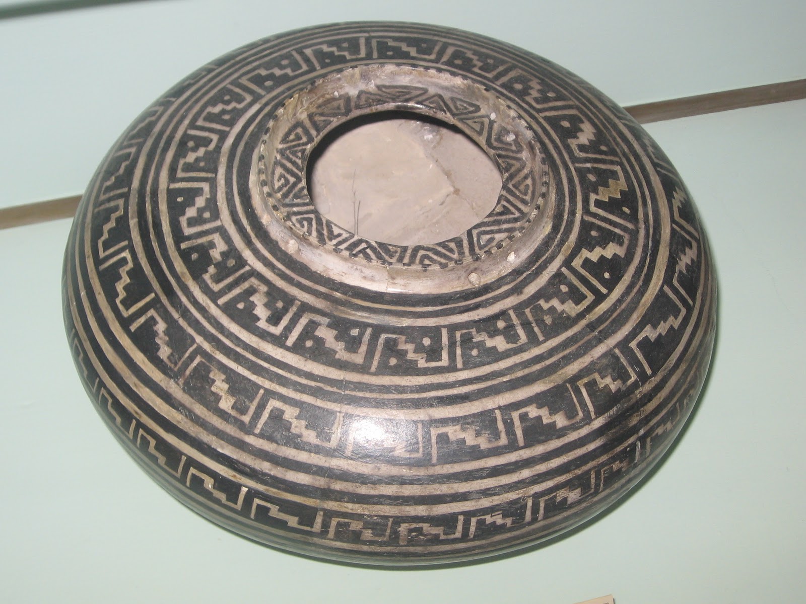 Four Corners Hikes-Mesa Verde: Mesa Verde Black on White Pottery