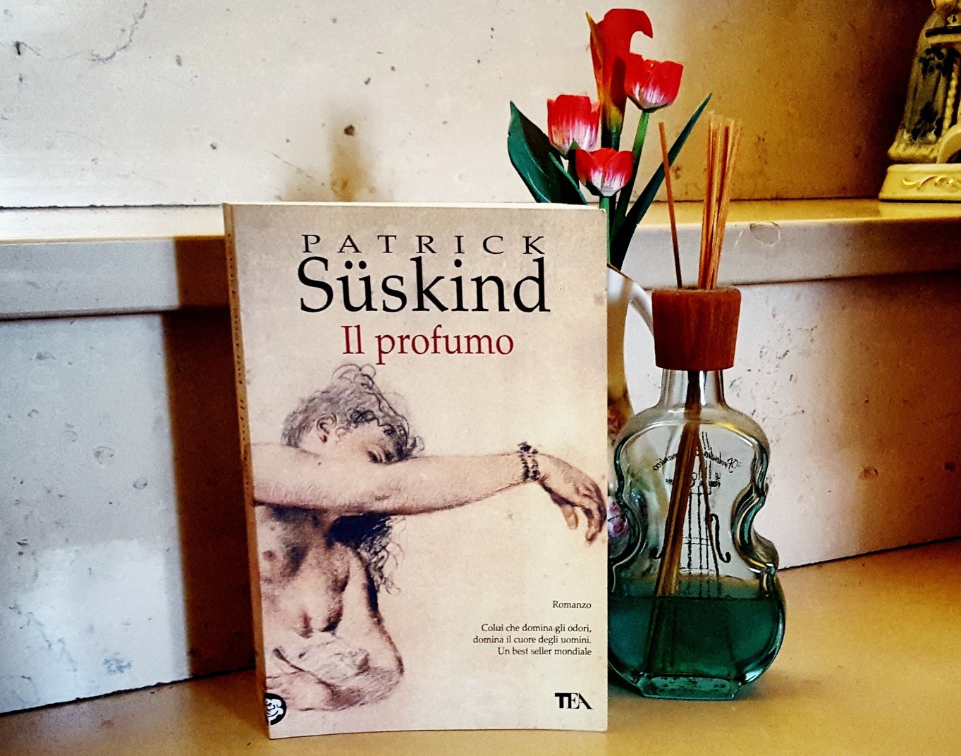 RECENSIONE | IL PROFUMO... la macabra ricerca dell'essenza perfetta