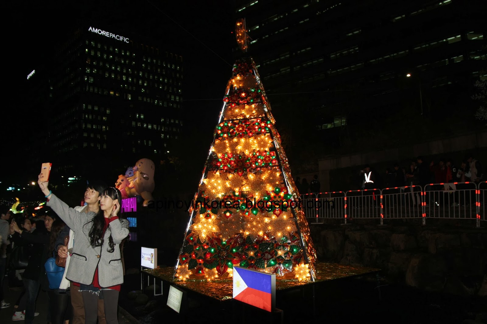 A Pinoy in Korea: The Philippine Christmas Tree Lights Up In Seoul!