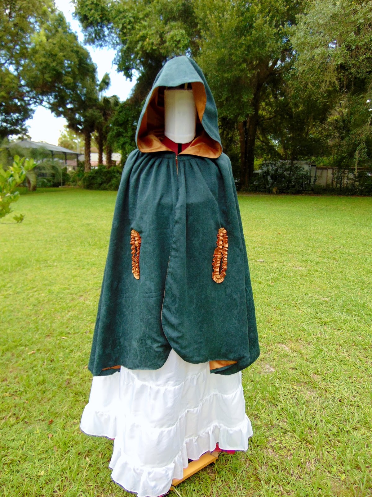 The Antique Sewist: Making an 18th century cloak