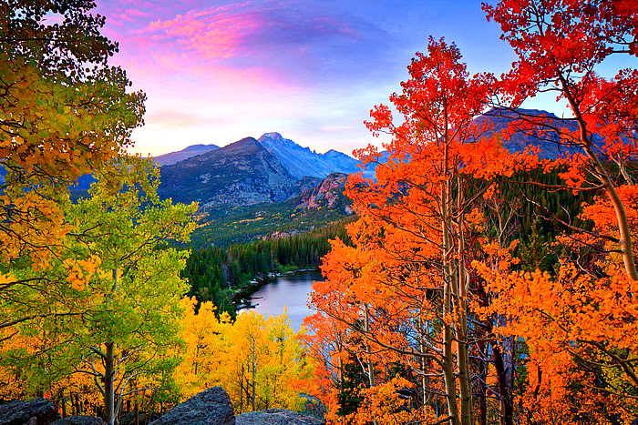7 Best Fall Getaways In The US - Antilog Vacations