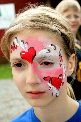 Painting Face Unique: Heart Face Painting