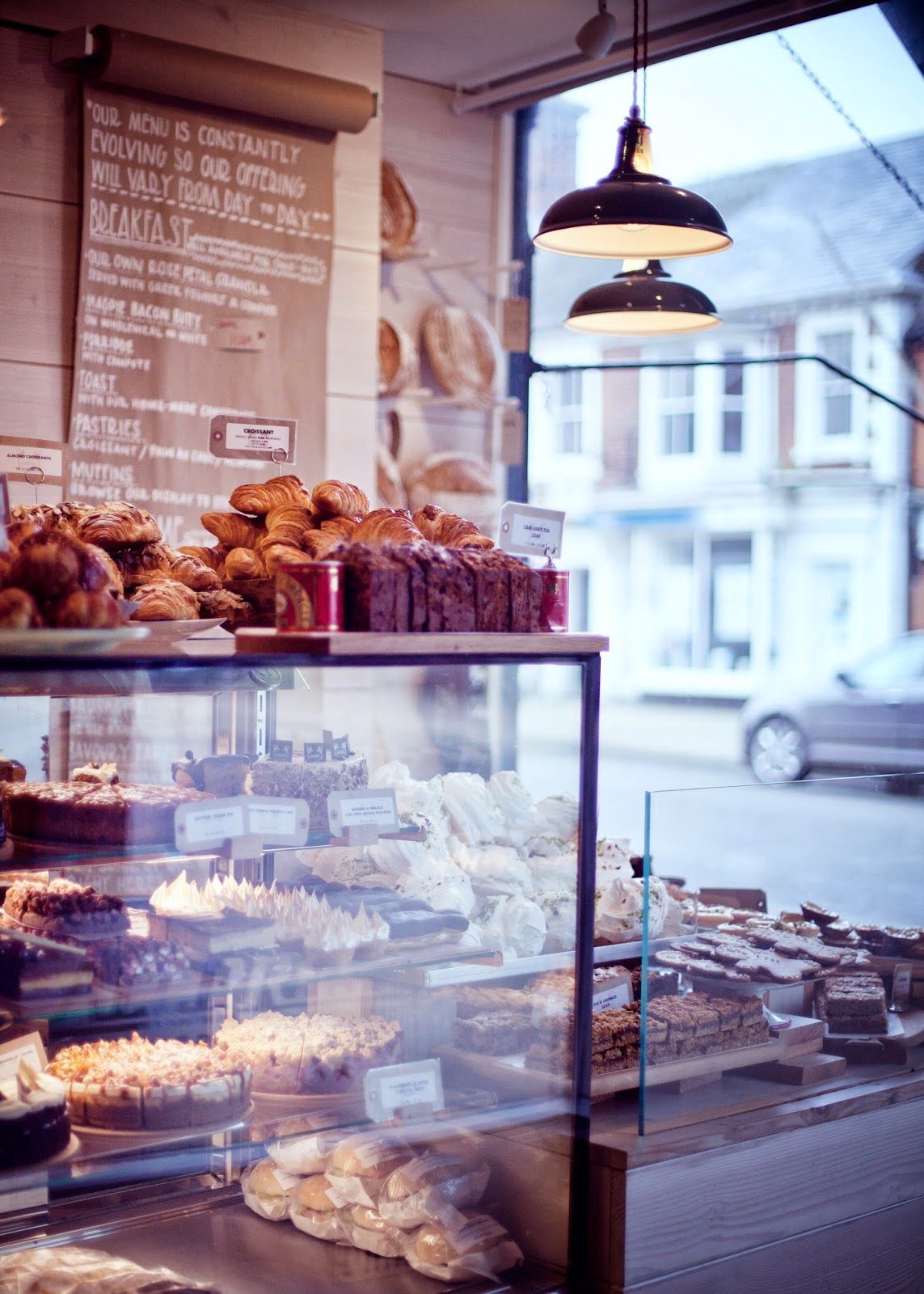 "NEVER EAT WOBBLY JELLY": TWO MAGPIES BAKERY // SOUTHWOLD