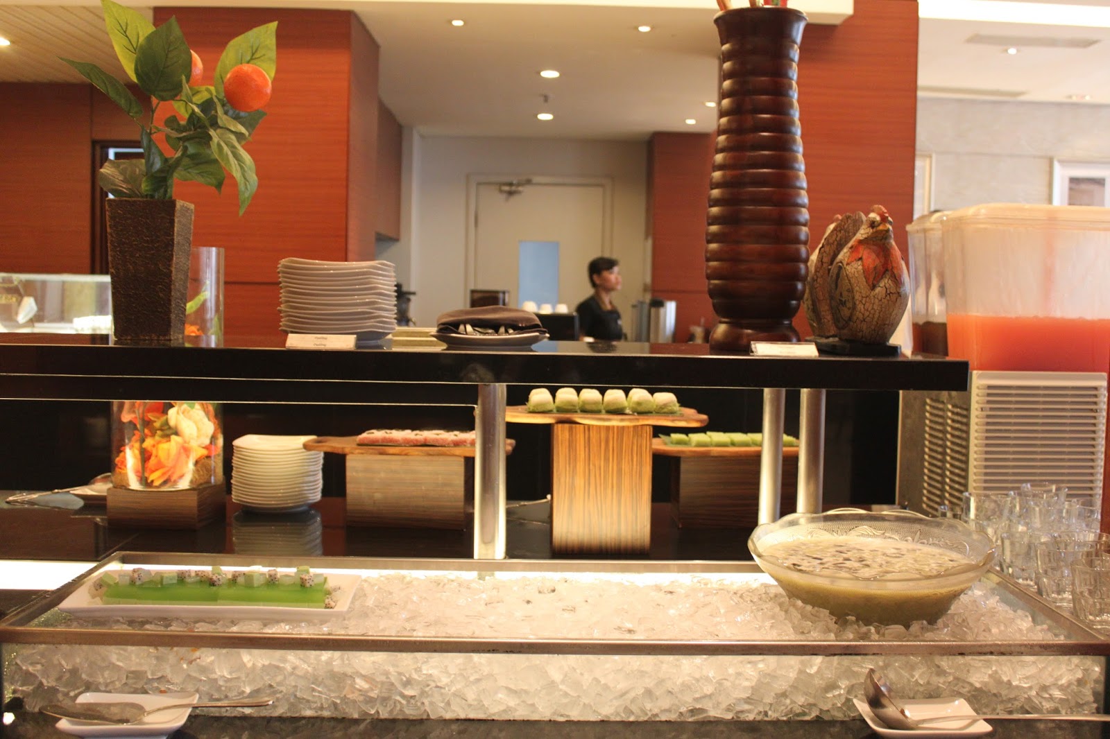 The Cafe Java Paragon: Buffet Lunch - et l'amour
