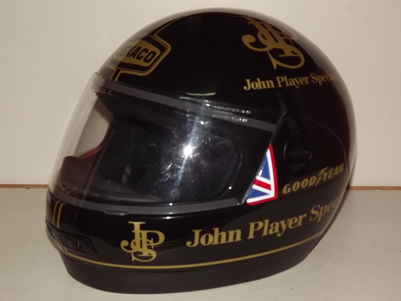 RACER X Personalização: John Player Special