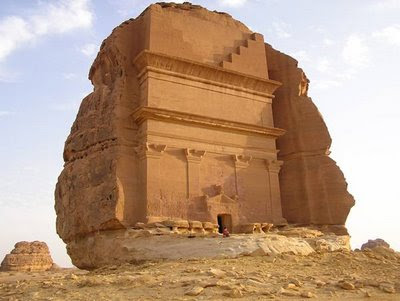 The beauty of the Architectural Heritage Thamud - Tourism in the World
