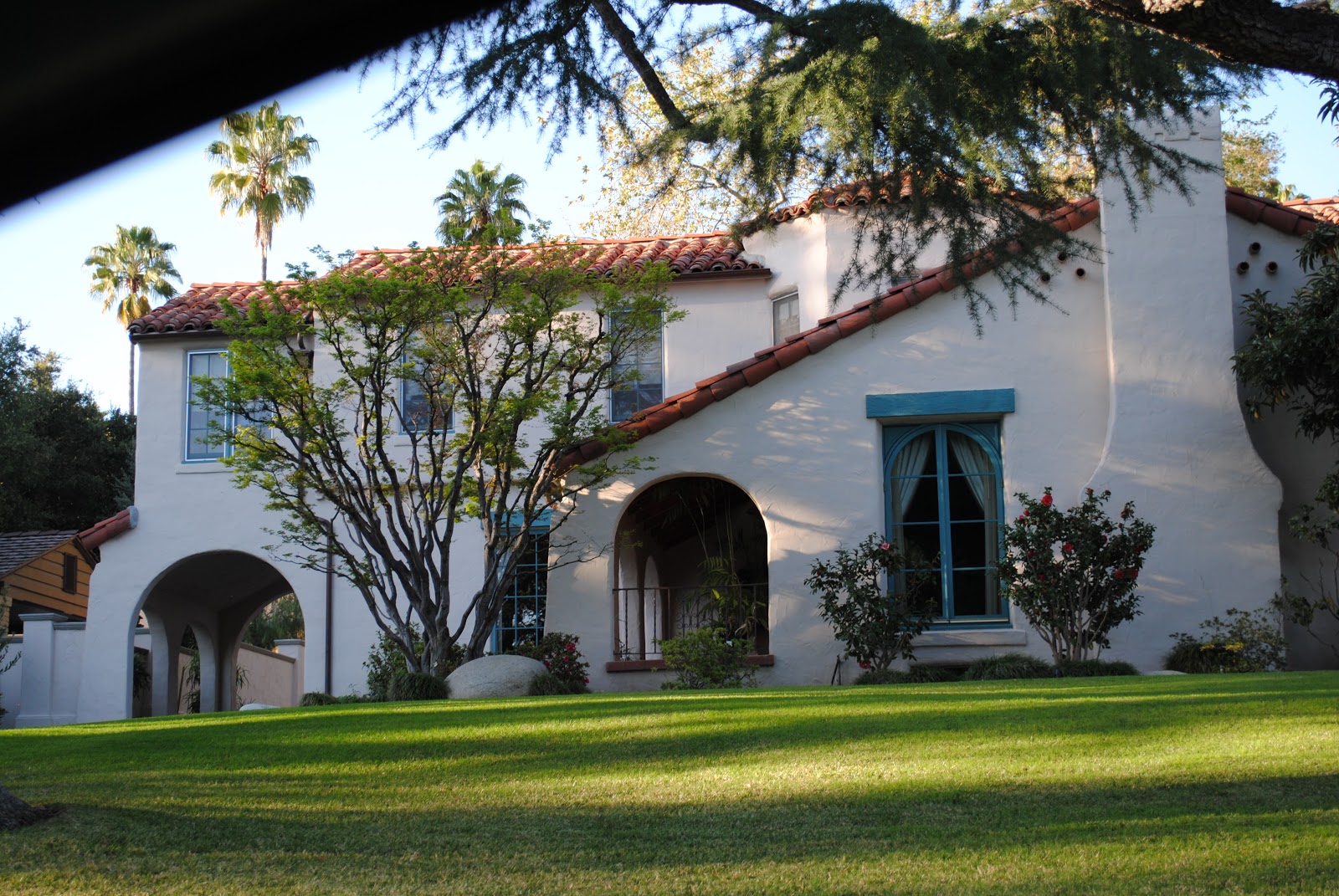 My IDEAL HOME!!! The Walsh House from 90210. The home of Dylan McKay is ...