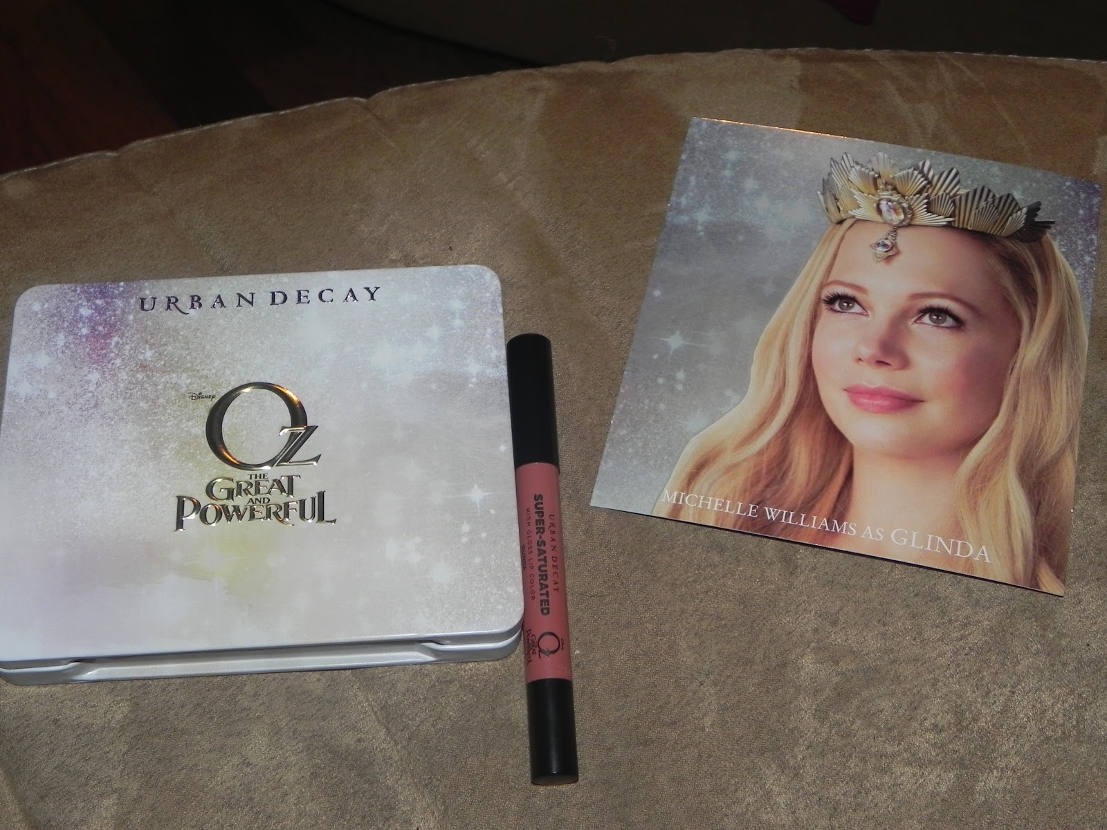 Eyeliner, Mascara, and Nail Polish Oh my!: Urban Decay Glinda Palette ...