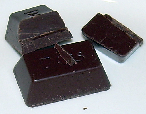 Japanese Snack Reviews: Morinaga Dars Bitter Chocolate