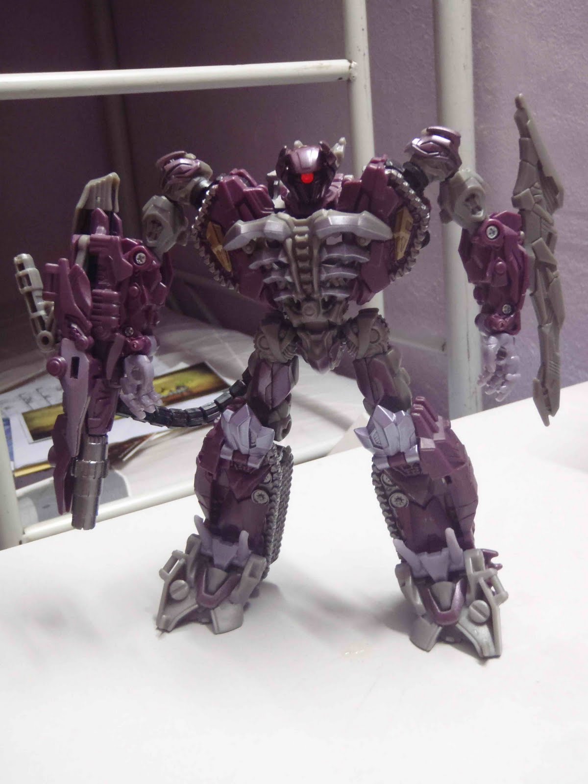 New Planet Cybertron: Transformers Review: Shockwave (DOTM Voyager)