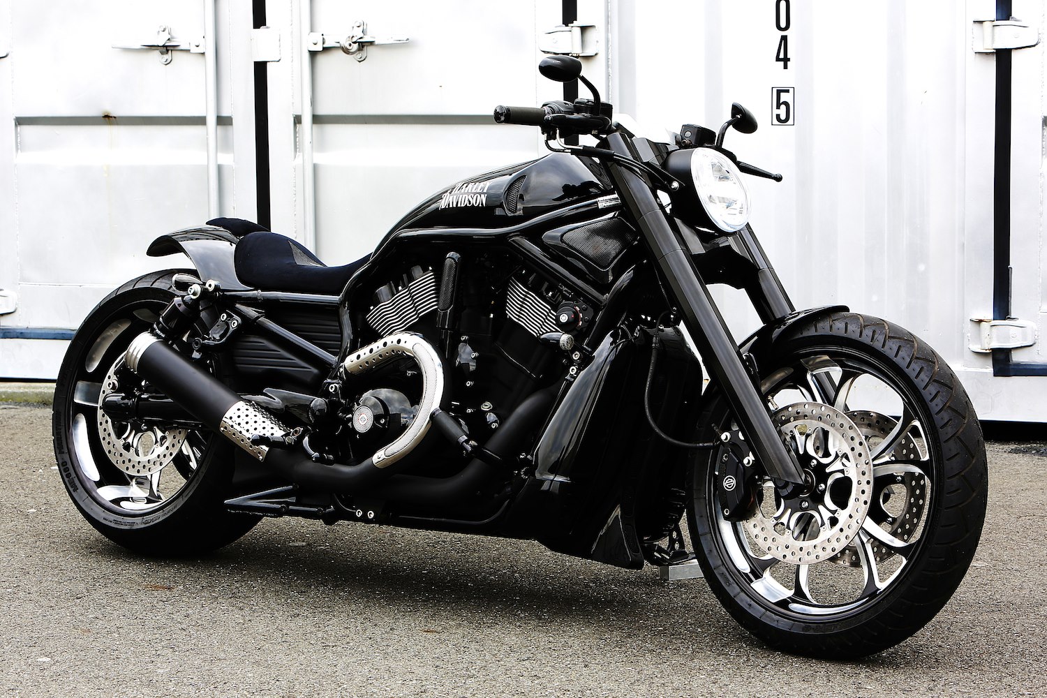 Planet Japan Blog: Harley V-Rod "Custom [MARIO #9]" by Bad Land