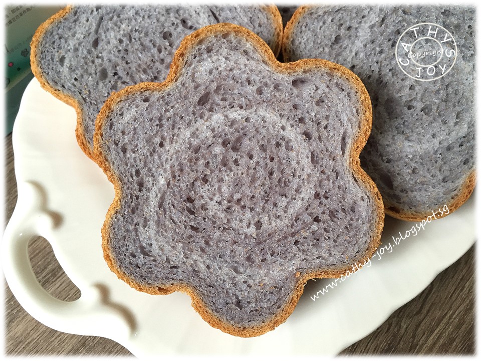 cathy's joy: Blue Pea Bread 蝶豆花面包