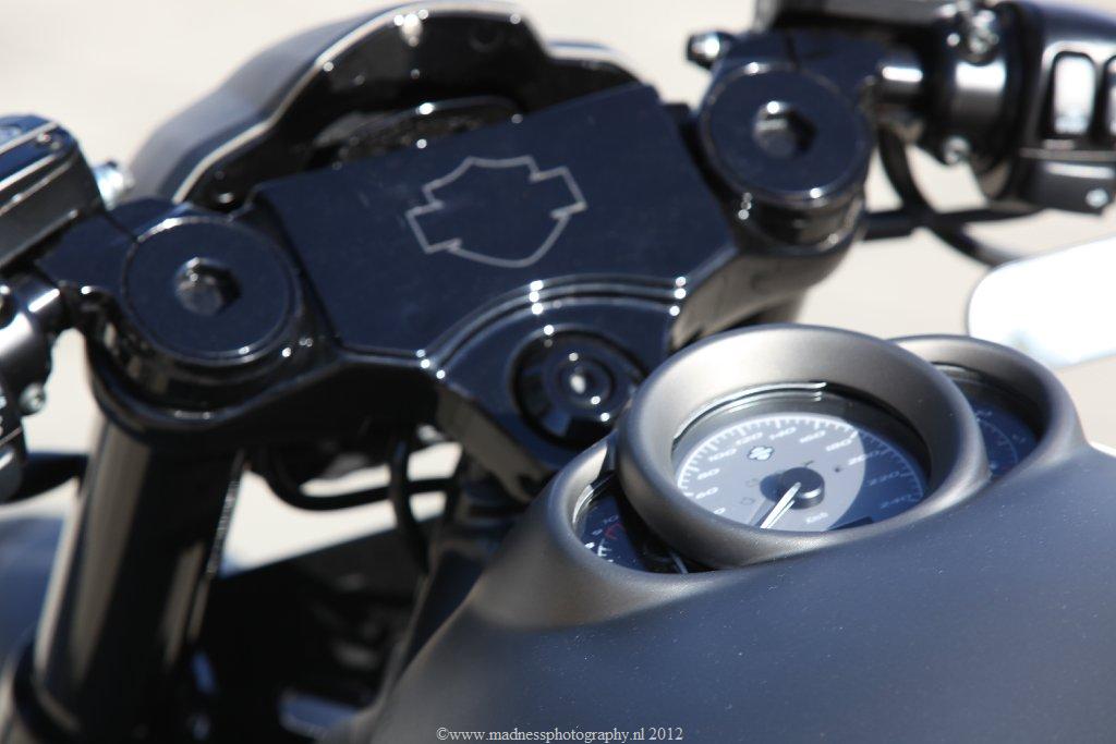 www.CustomBikeShow.com : Night Rod 'Racey Rod'