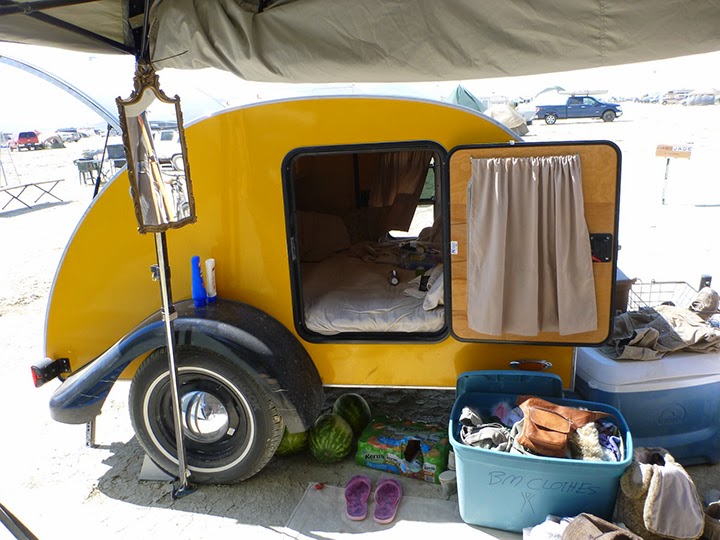 Tiny Yellow Teardrop: Friday Teardrop Photo