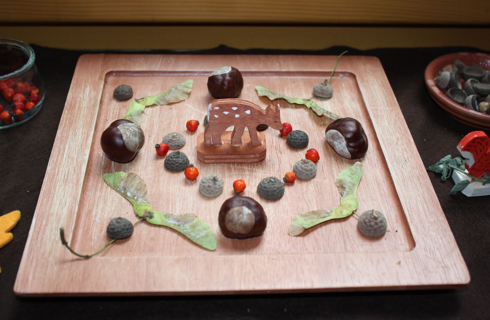Explore and Express: Interactive Autumn Nature Table