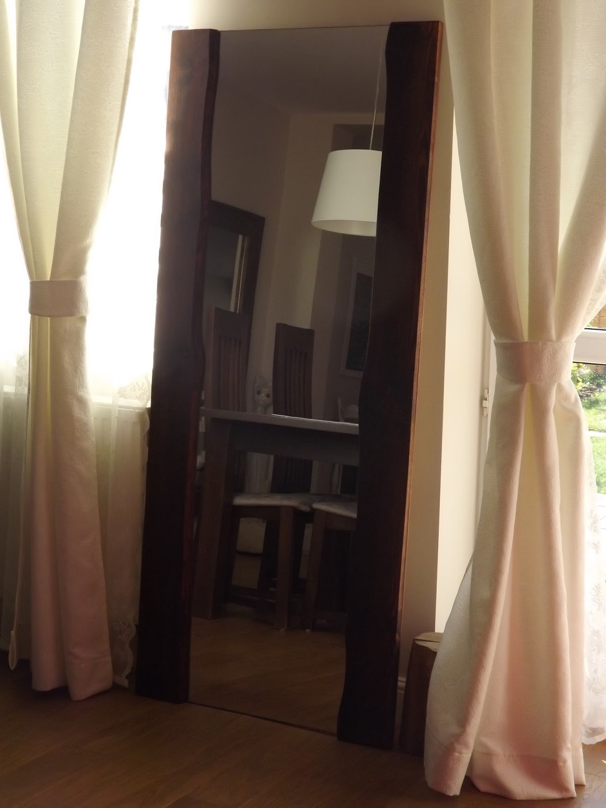 Homemaking is hot!: Drewniana rama lustra trochę inaczej- diy